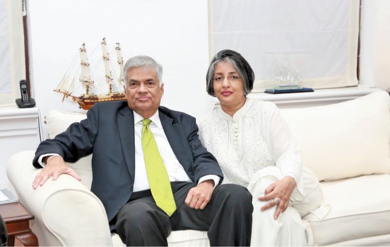 හිටපු ජනපති රනිල්ගේ බිරිඳ මෛත්‍රී වික්‍රමසිංහ අද FCIDයට - Wayaba.lk